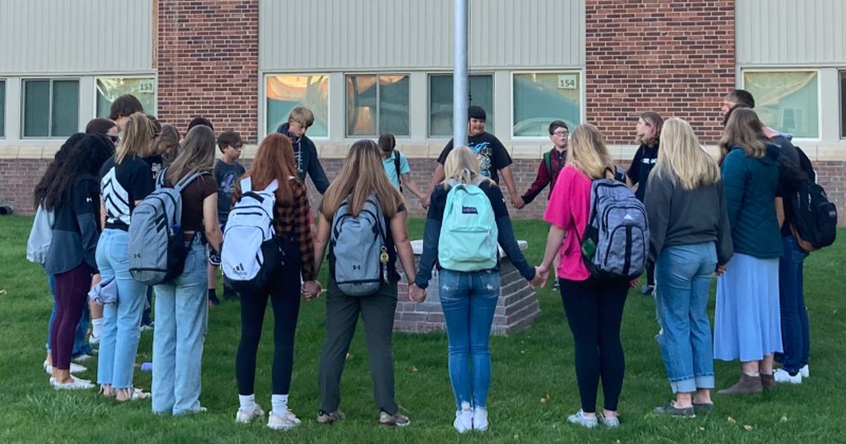 AFN - 'Symphony of prayer' for America's schools and their students